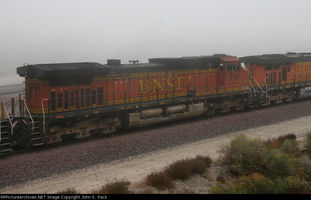BNSF 5187